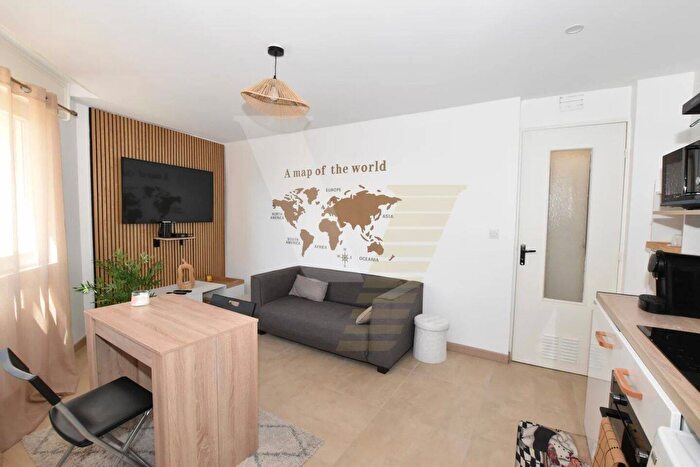 Appartement 5 pièces à Allées Paul Riquet, Béziers, à louer