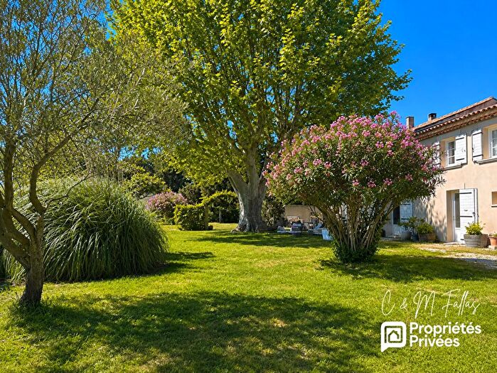 Maison 9 pièces à Camaret-sur-Aigues, à vendre
