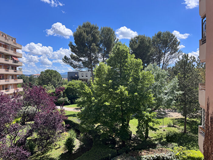 Appartement 5 pièces à Aix-en-Provence, Saint-Donat, Les Platanes, à vendre