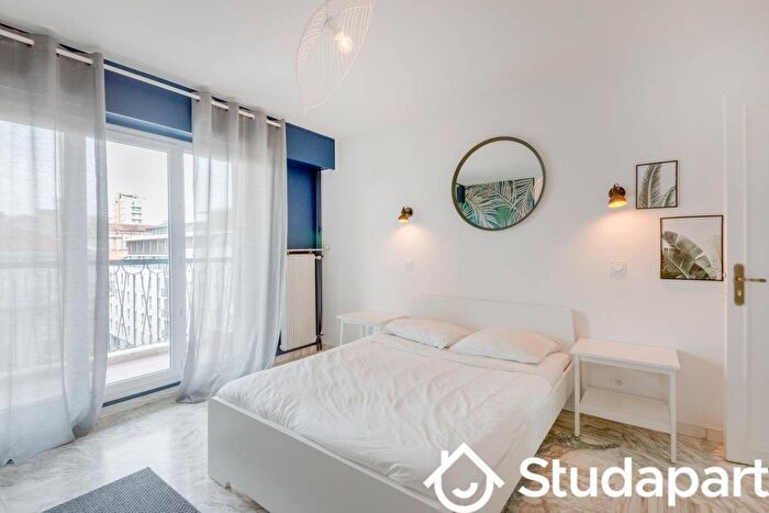 Appartement à louer - Saint Lazare, Marseille ème arrondissement - 1 pièce - 1 chambre