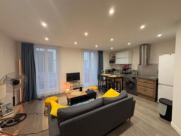 Appartement à louer - Vauban, Marseille ème arrondissement - 2 pièces - 1 chambre