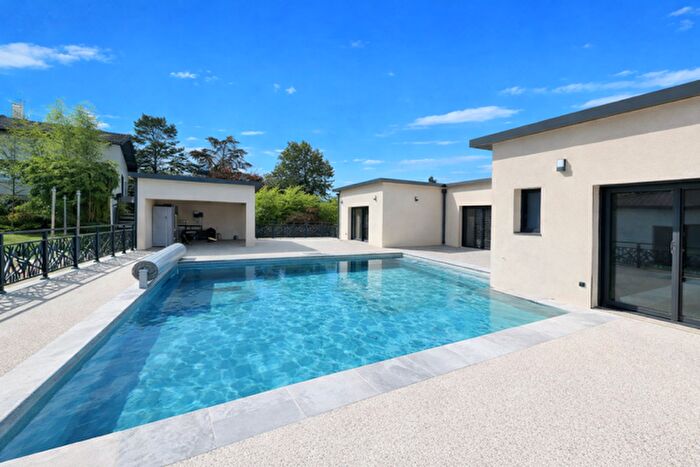 Maison à vendre - Commelle-Vernay - 6 pièces - 4 chambres