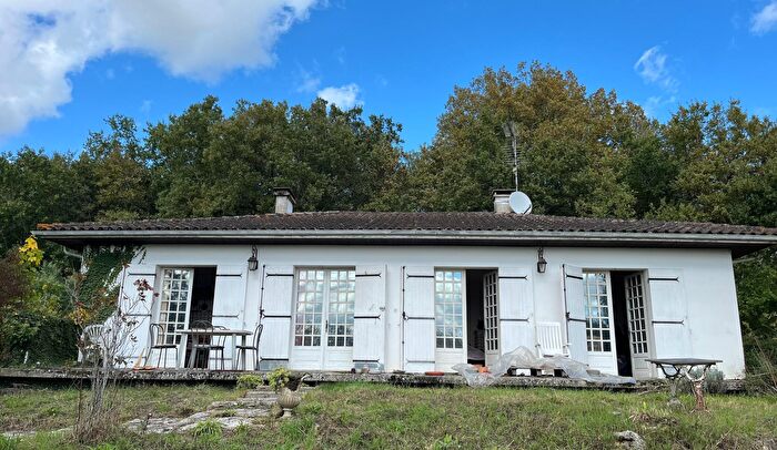 Maison à vendre - Tombeb uf, Tombeboeuf - 4 pièces - 3 chambres