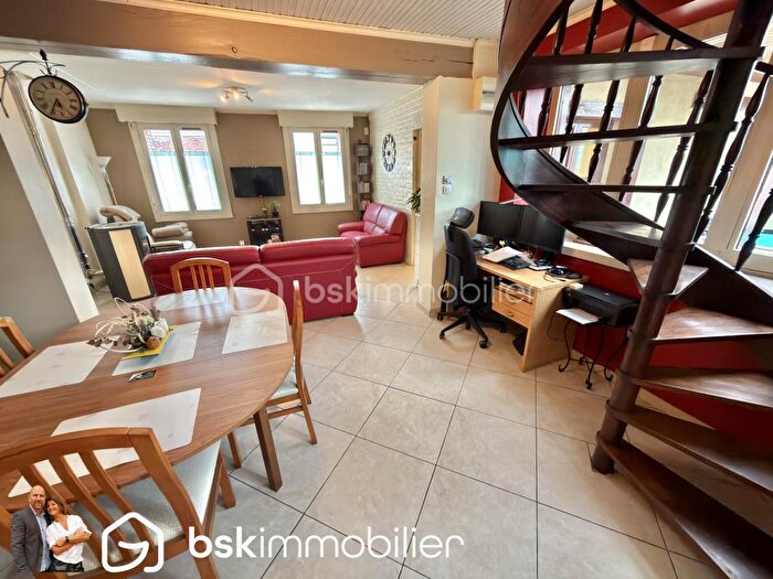 Maisons à vendre et appartements à louer - 3