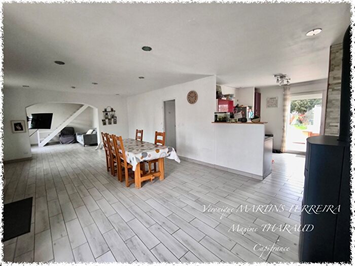 Maison à vendre - Civray - 4 pièces - 3 chambres