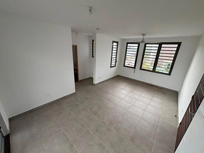 Appartement à louer - Remire-Montjoly - 2 pièces - 1 chambre