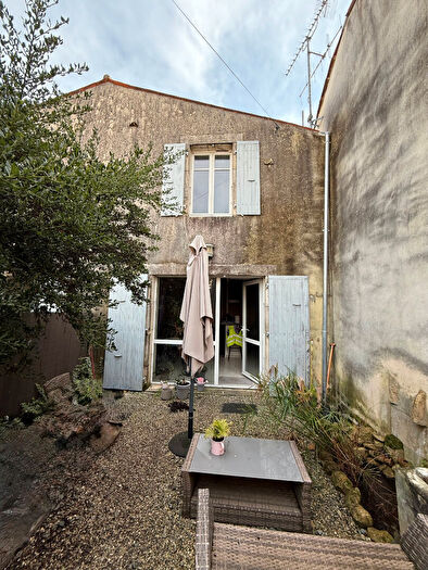 Maison à vendre - Surgères - 2 pièces - 1 chambre