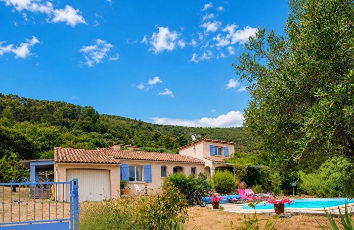 Maison 4 pièces à Roquebrun, à vendre