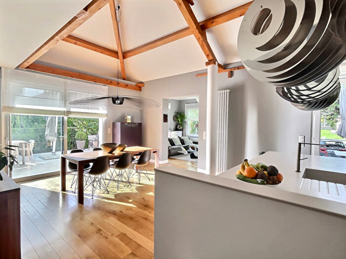 Maison à vendre - Divonne-les-Bains - 6 pièces - 4 chambres
