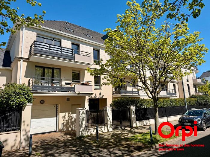 Montigny-le-Bretonneux, Le Village : Appartement 4 pièces à vendre