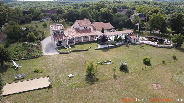 Maison 7 pièces à Brouchaud, à vendre