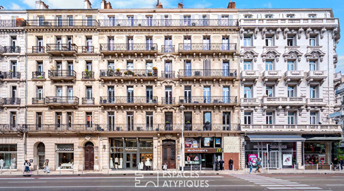 Toulon, Haute-ville : Appartement 7 pièces à vendre