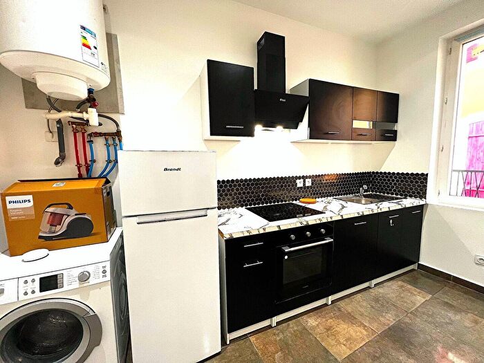 Centre Ville, Carpentras : Appartement 2 pièces à louer