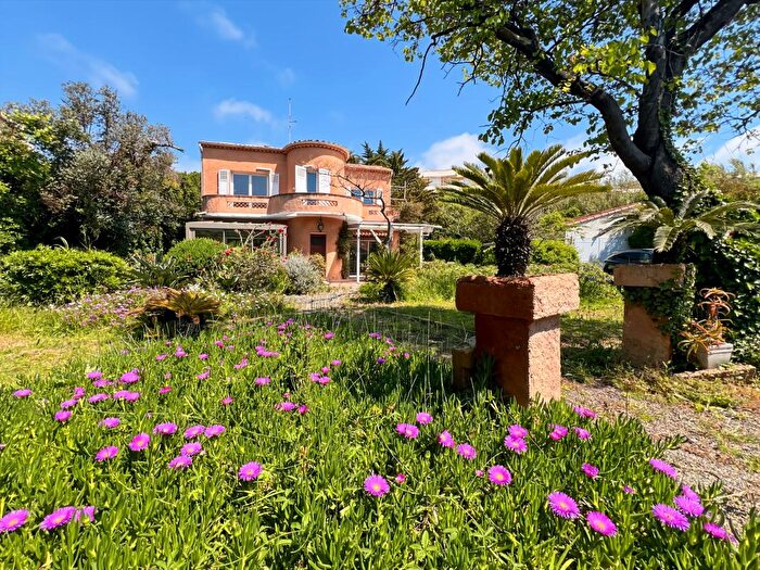 Fréjus, Fréjus Plage : Maison 5 pièces à vendre