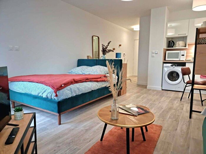 Appartement à louer - Bord de Seine-Les Martinets, Rueil-Malmaison - 2 pièces - 1 chambre