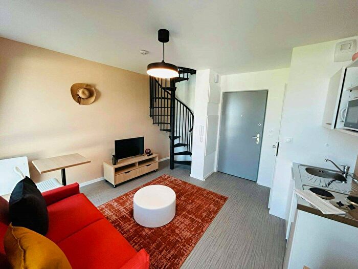 Appartement à louer - Barbâtre-Saint Remy-Verrerie, Reims - 1 pièce