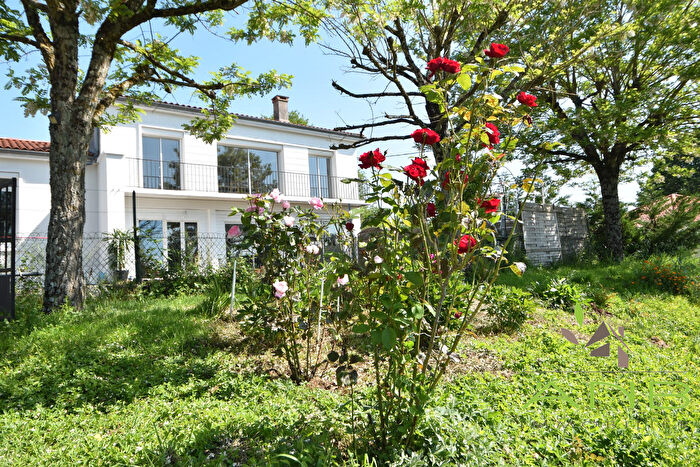 Maison à vendre - Genouillé - 6 pièces - 5 chambres