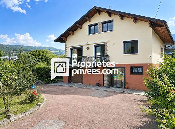 Maison 13 pièces à Albertville, Centre-ville, à vendre