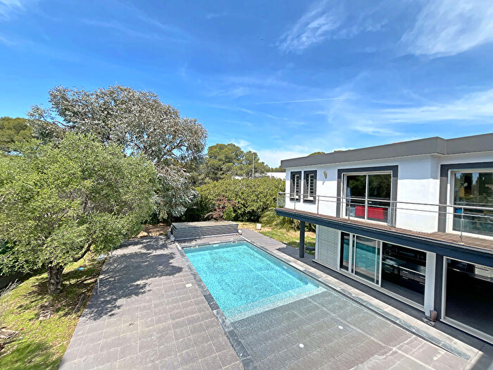 Maison à vendre - Saint-Raphaël, Valescure, Vaulongue - 7 pièces - 5 chambres