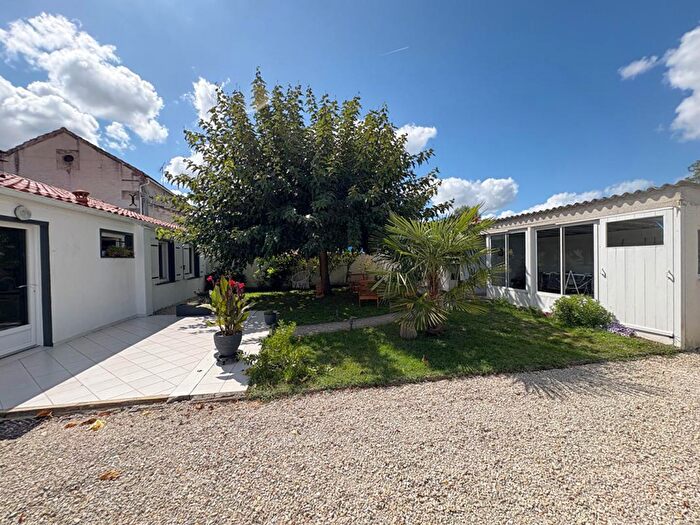 Maison à vendre - Chérac - 5 pièces - 3 chambres