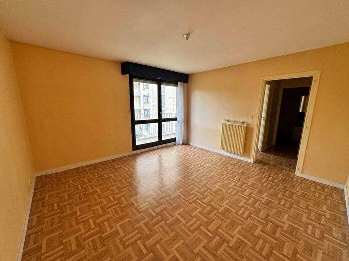 Appartement à louer - Bannier-Coligny, Orléans - 1 pièce