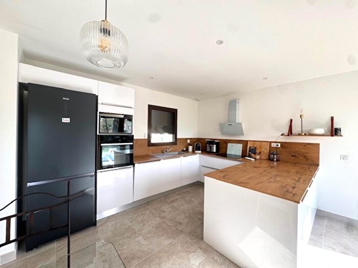 Maison 5 pièces à Villevieille, à vendre