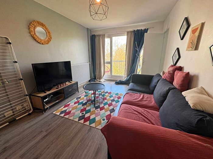 Appartement à louer - Croix Petit-Chenes dOr, Cergy - 6 pièces - 5 chambres