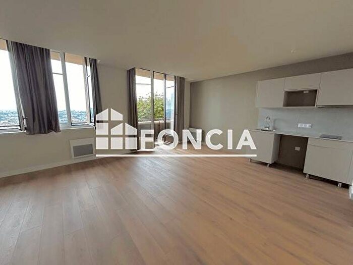 Appartement à louer - Vieil Angoulême-Centre Ville - 1 pièce