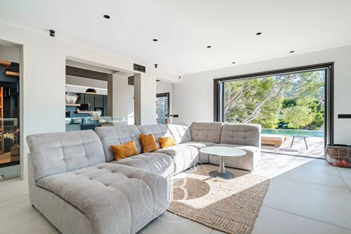 Maison à vendre - Cassis - 8 pièces - 7 chambres