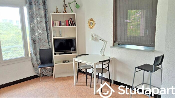 Appartement à louer - Saint Lambert, Marseille ème arrondissement - 1 pièce