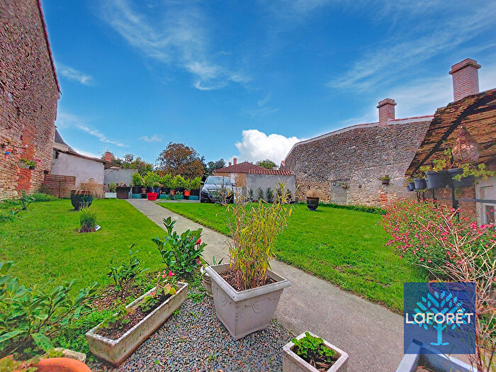 La Caillère-Saint-Hilaire : Maison 5 pièces à vendre