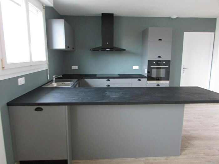 Appartement à louer - Plouhinec - 4 pièces - 3 chambres