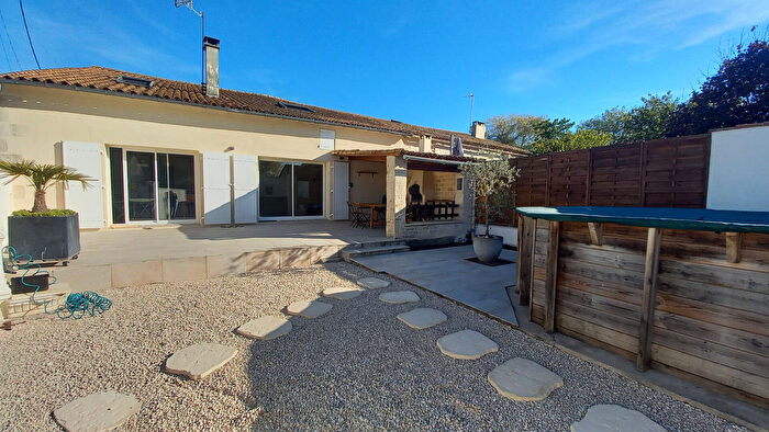 Maison à vendre - Saint-Martin-de-Bernegoue - 9 pièces - 4 chambres