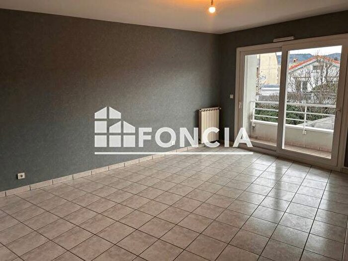 Appartement à louer - Chataigneraie-Vallieres, Beaumont - 2 pièces - 1 chambre