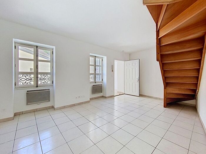Mandres-les-Roses : Appartement 2 pièces à vendre