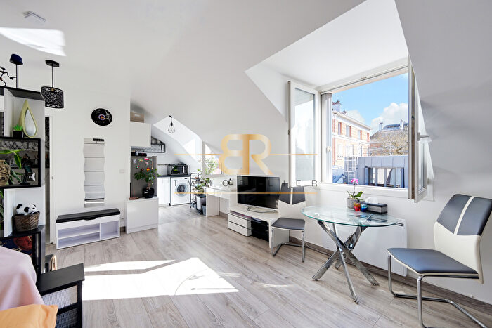 Appartement à vendre - Paris e , Bel-Air, Nord - 1 pièce