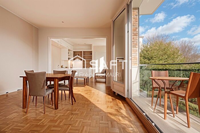 Appartement à vendre - Garches, Centre-ville, Mairie - 4 pièces - 3 chambres