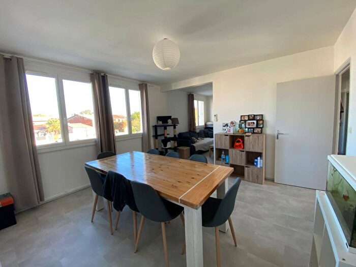 Appartement à louer - Saint-Paul-Cap-de-Joux - 4 pièces - 3 chambres