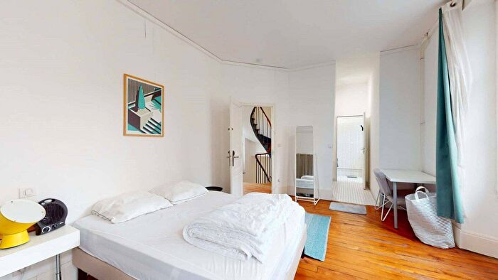 Appartement à louer - Ville Sud, Fontainebleau - 1 pièce