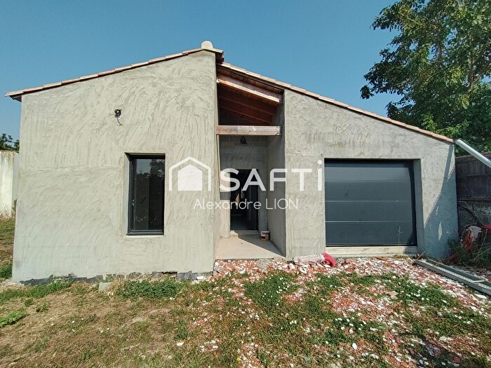 Maison à vendre - La Grève-sur-Mignon - 5 pièces - 3 chambres