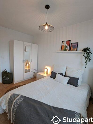 Appartement à louer - Danube-Porte des Lilas, Paris ème arrondissement - 1 pièce - 1 chambre