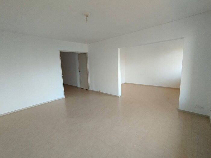 Appartement à louer - Salbris - 4 pièces - 3 chambres