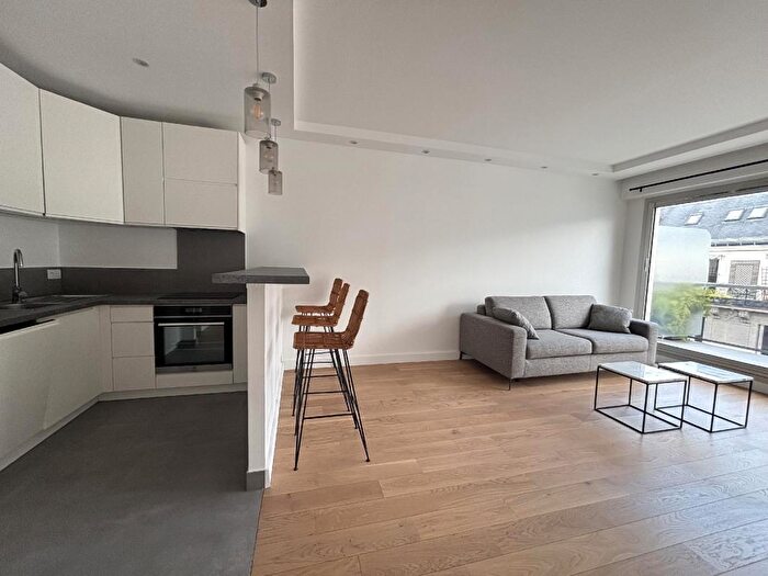 Appartement à louer - Paris e , Dauphine - 1 pièce