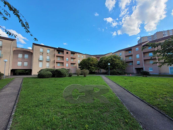 Appartement à louer - Metz, Devant les Ponts - 1 pièce