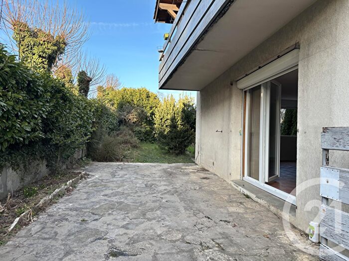 Appartement à louer - Biviers - 3 pièces - 2 chambres