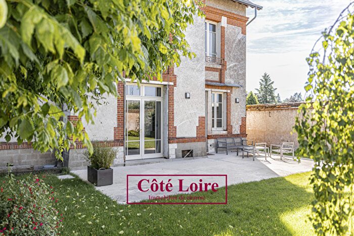 Meung-sur-Loire : Maison 8 pièces à vendre
