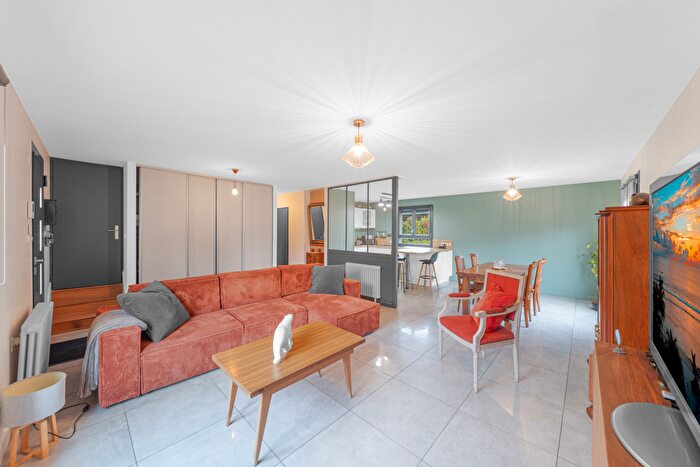 Maison à vendre - Fontaine-lès-Dijon - 6 pièces - 4 chambres