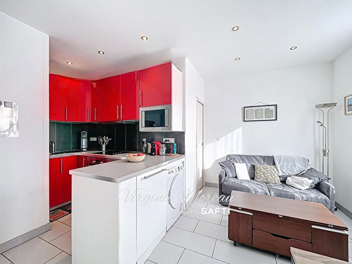 Issy-les-Moulineaux - Appartement 2 pièces à vendre