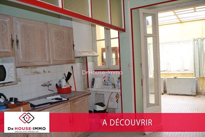 Maison à vendre - Saint-Amand-Montrond - 4 pièces - 3 chambres