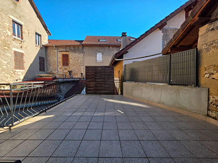 Appartement à louer - Saint-Genix-sur-Guiers - 4 pièces - 2 chambres